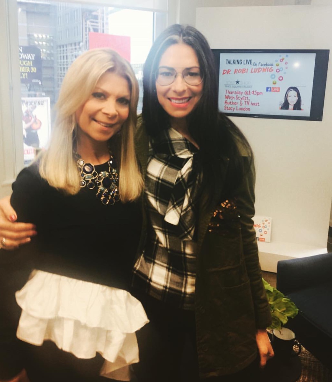 Photos Behind the Scenes – Dr. Robi Ludwig